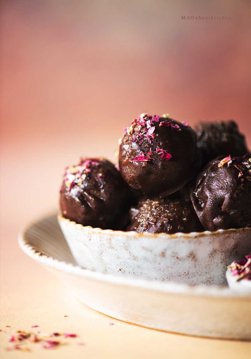 ROSe Pistachio Homemade Truffles - MADaboutkitchen