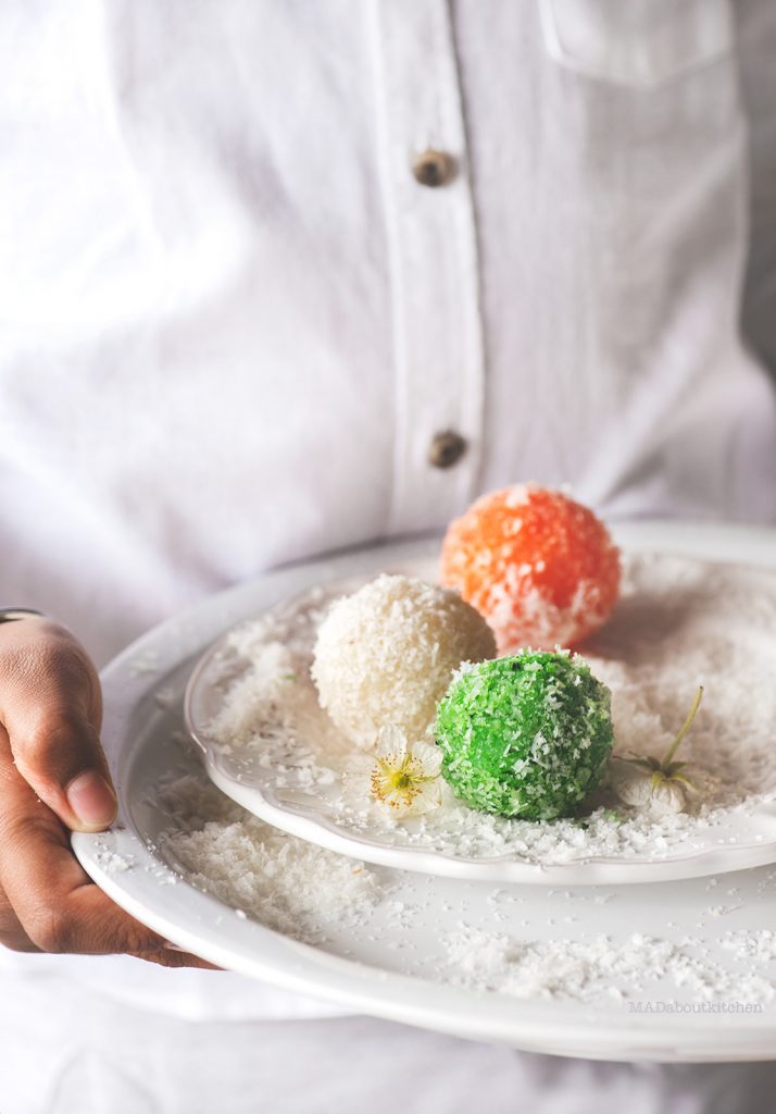 COConut Laddoo - Super simple laddoo - MADaboutkitchen